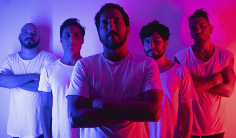 Escucha la "Nueva Impresión" de Autobus, el inicio de un viaje cósmico ...