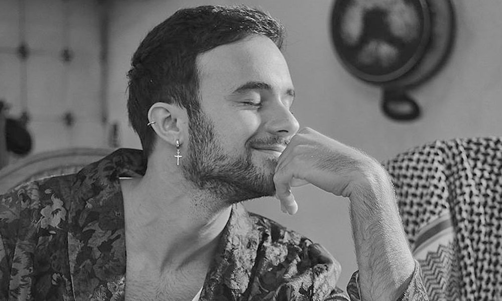 "Escondidos" Primer single de Adrián Bello en español sobre los amores ...